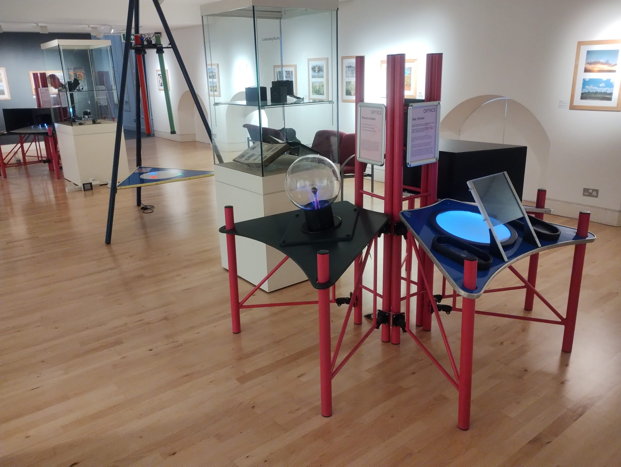 ‘Light & Optics’ Travelling Exhibition Now On Tour! – Science Projects